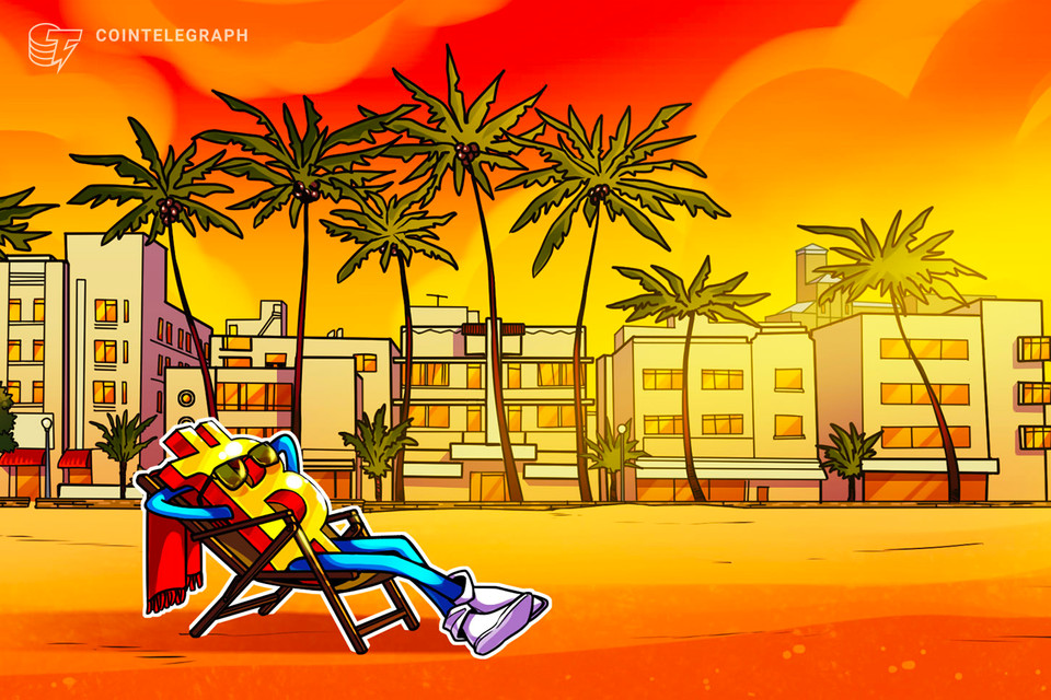 Mayor unveils ‘Miami Bull’ statue with laser eyes to kick off Bitcoin 2022